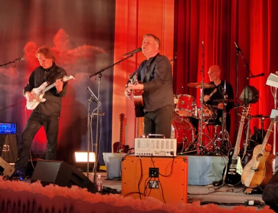 Thomas Rühmann in Aue: Mit den "Richtigen Liedern" zu Gänsehautmomenten