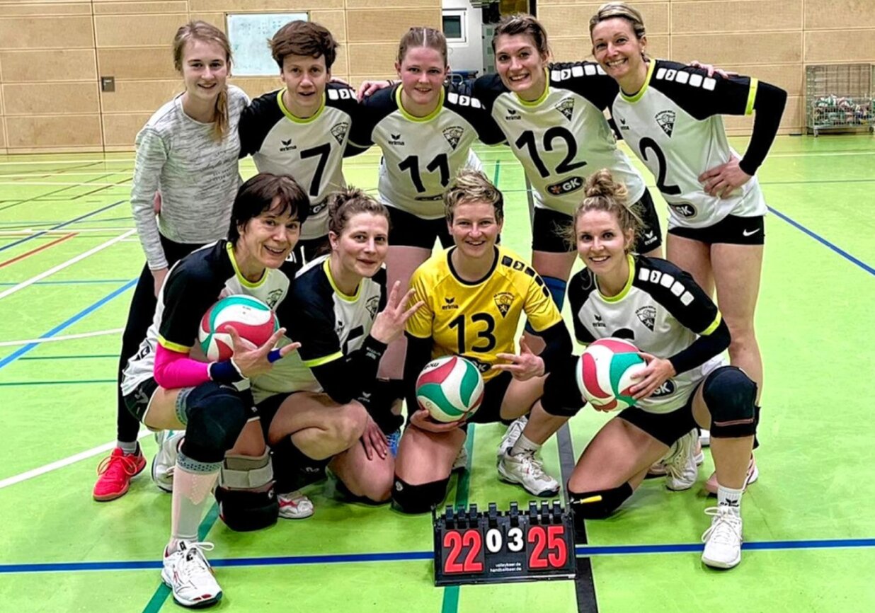 VfB-Frauen freuen sich über klaren Sieg