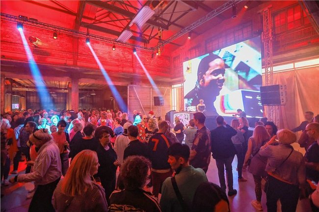 Video-Disko mit dem Chemnitzer DJ Dirk Duske: Für eine Nacht zurück in ...