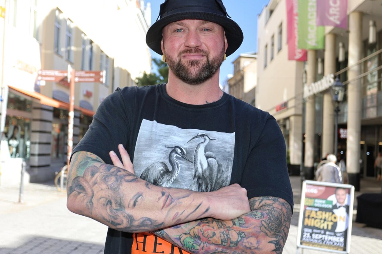 Warum der Zwickauer Star-Tätowierer Randy Engelhard Mode für Nackte macht