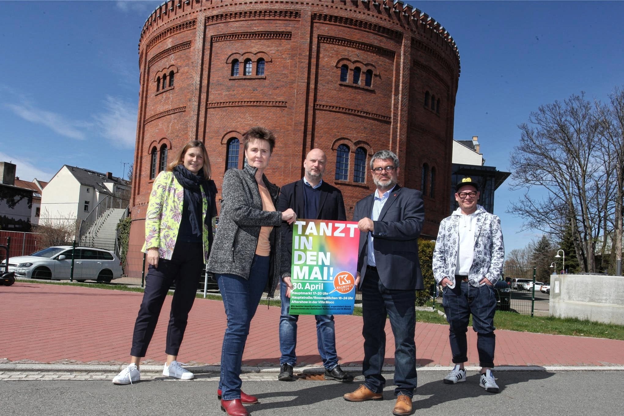 Wegen Engagement gegen Rechts: Alter Gasometer in Zwickau gewinnt ...