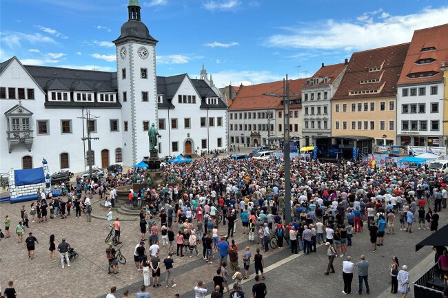 Welche Nazi-Slogans stehen in Deutschland unter Strafe?