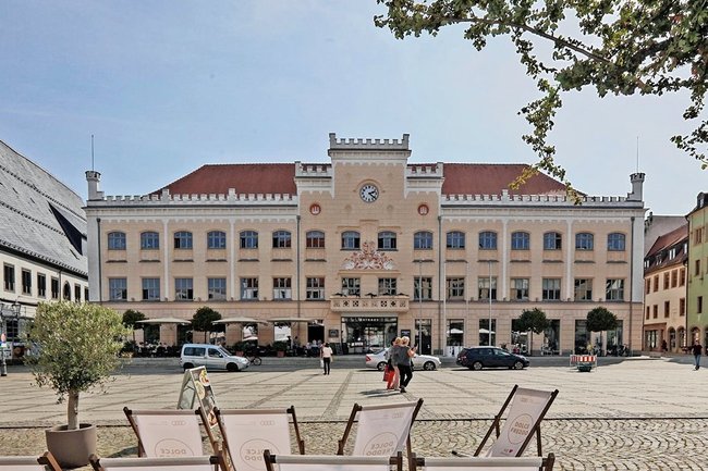 Zu viele Krankmeldungen: Bürgerservice im Rathaus in Zwickau bleibt ...